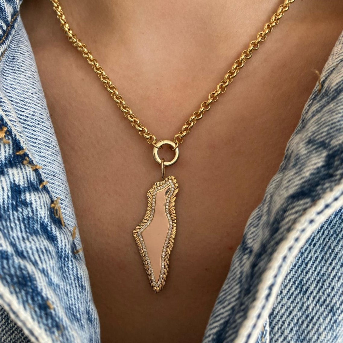 Fluted Pave Outline Map of Israel – Alev Jewelry